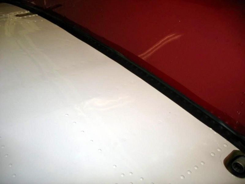 BEECH UPPER & LOWER WING SEAL from Aircraft Spruce Europe
